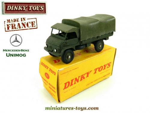 Le Mercedes Benz Unimog Dinky Toys avec bâche abimée en miniature au 1 ...